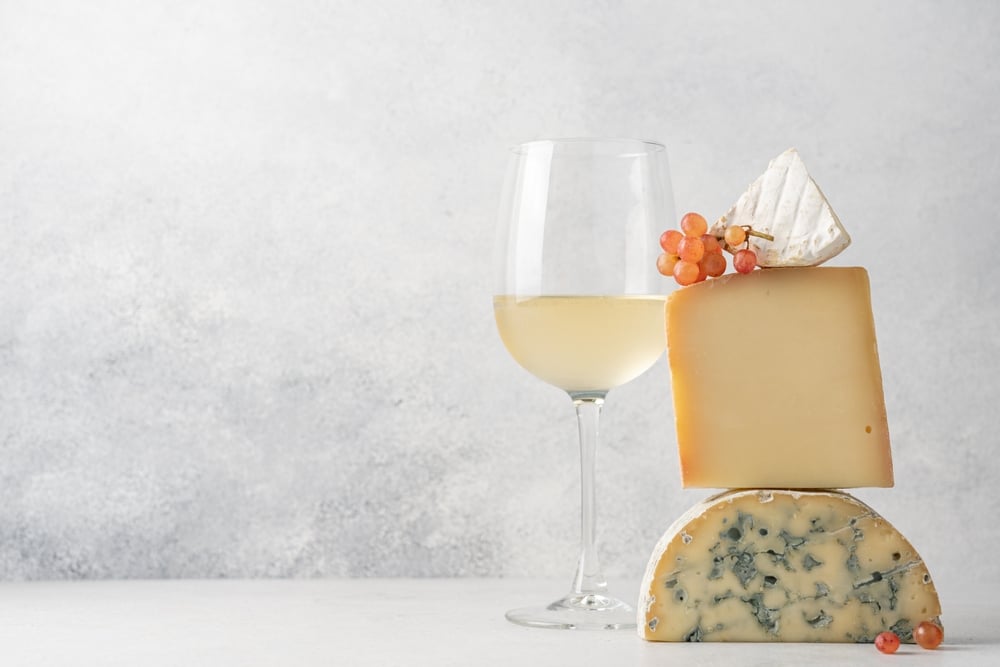 A Cheese Lover’s Tour of the UK: Best Locations, Tips & When to Visit