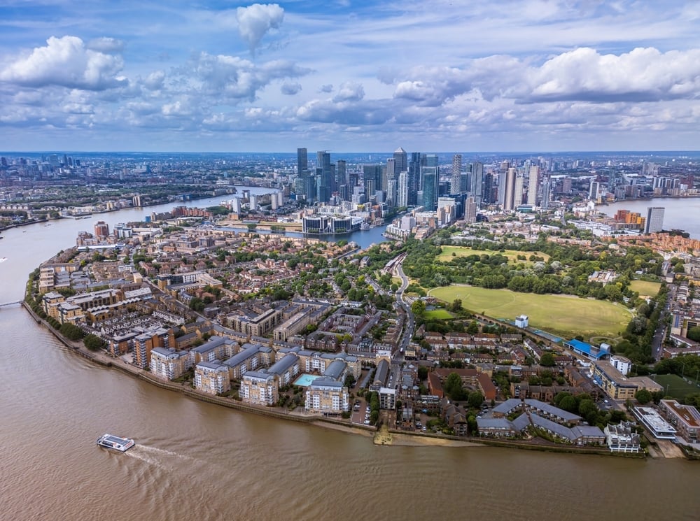 Airbnb Income in Canary Wharf: E14 Earnings Guide